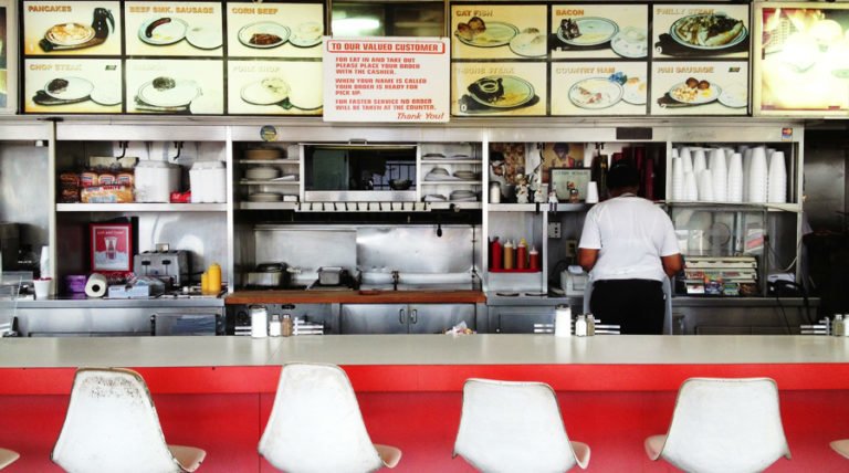 9 Strategies For Dining Out Smartly - HoneyColony