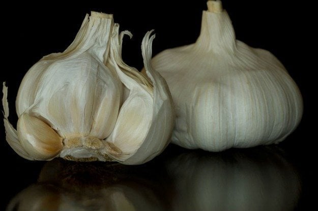 Health Tips: 20 Unusual Uses For Garlic - HoneyColony